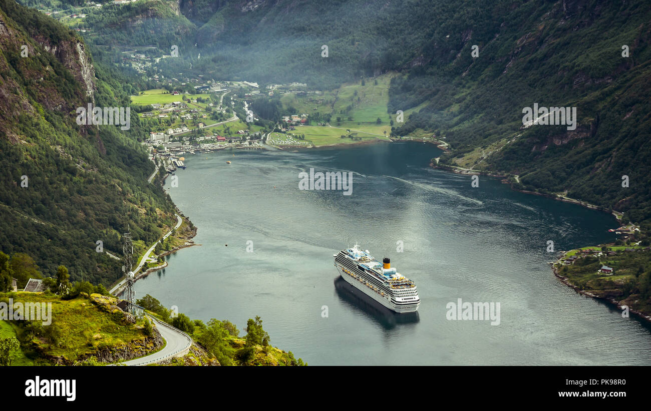 Geiranger norway hi-res stock photography and images - Alamy