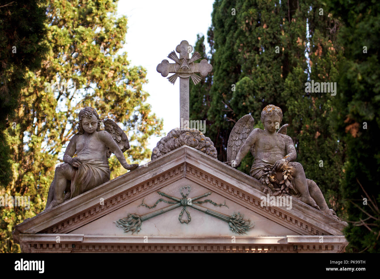Masonic grave hi-res stock photography and images - Alamy