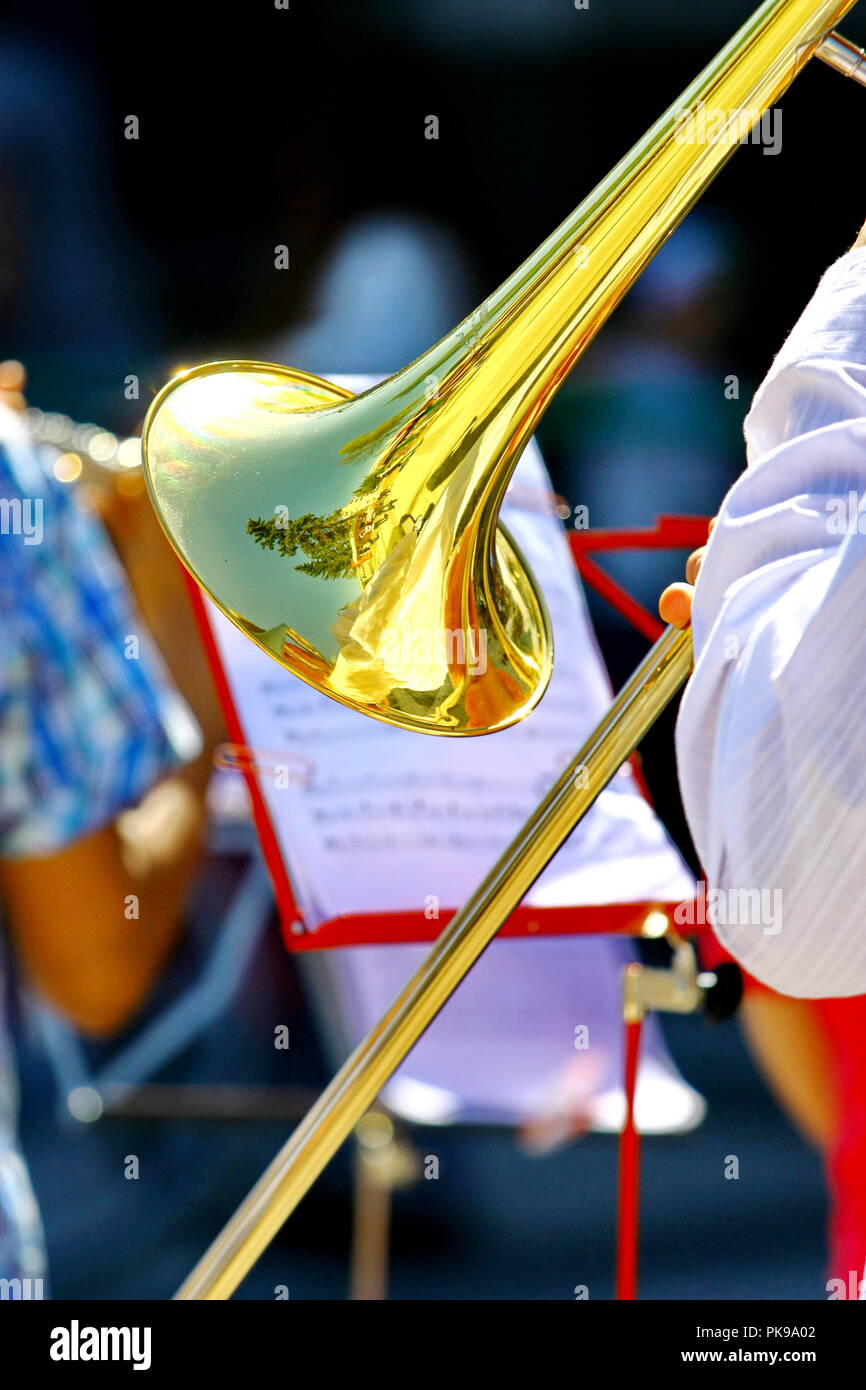Outdoor concert classical crowd hi-res stock photography and images - Alamy