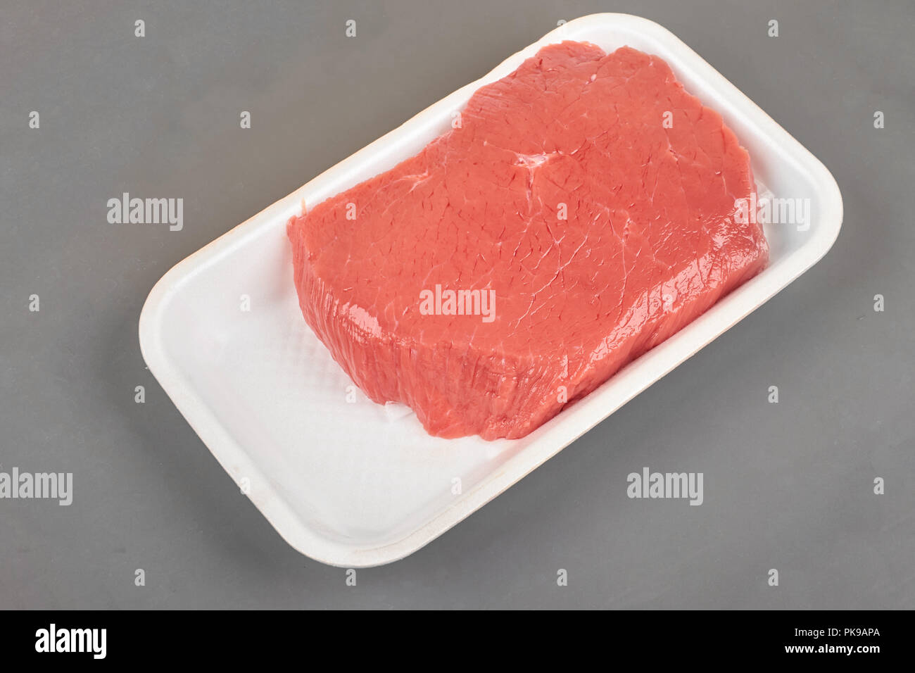 Meat raw beef hi-res stock photography and images - Alamy