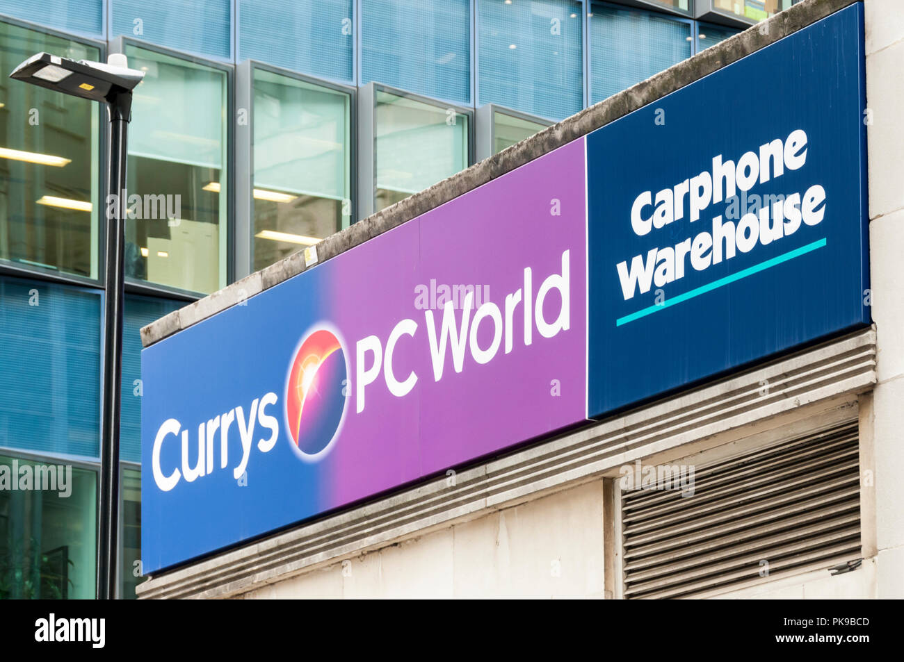 Currys pc world london hi-res stock photography and images - Alamy