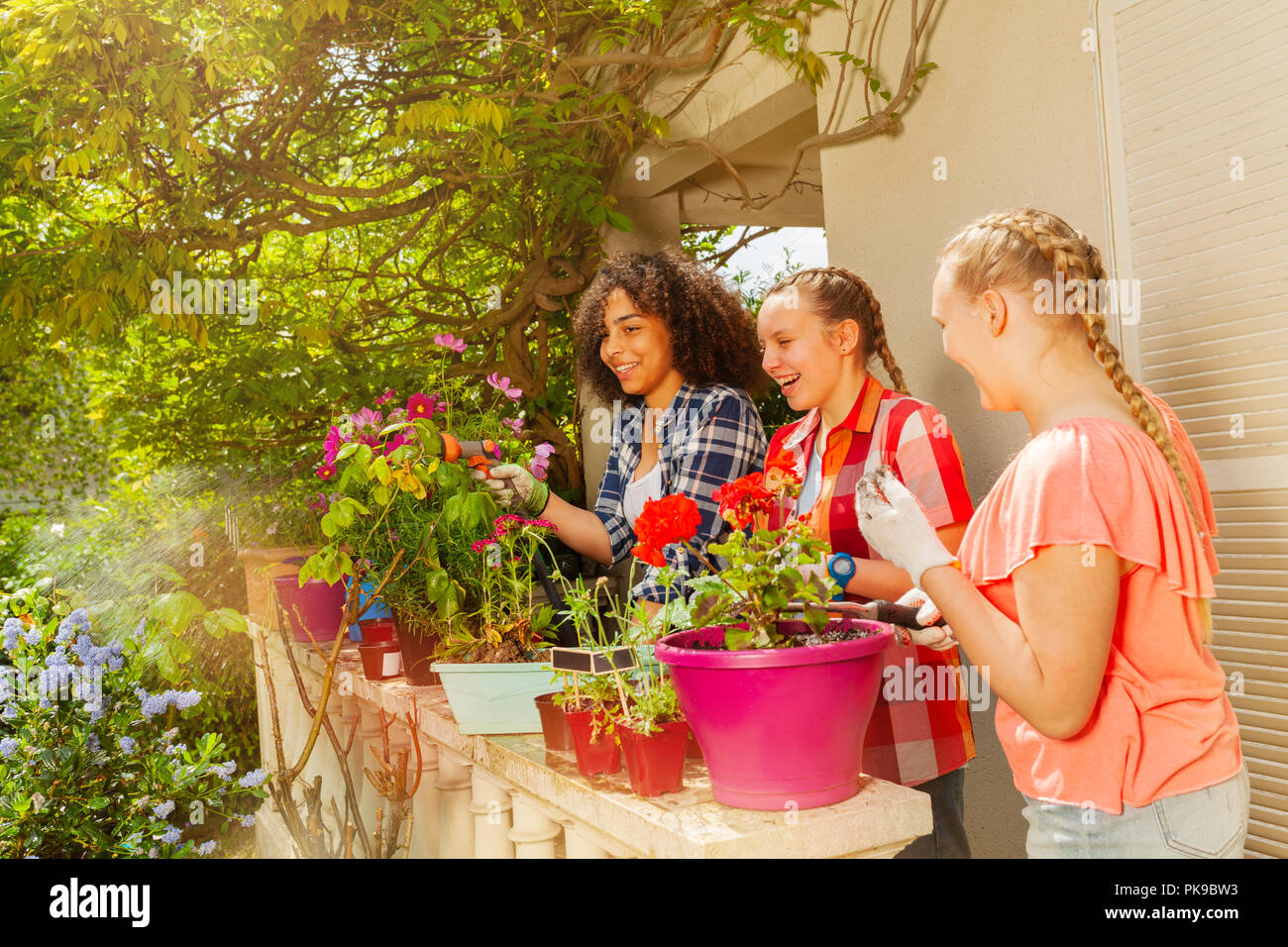 Happy working girls hi-res stock photography and images - Alamy