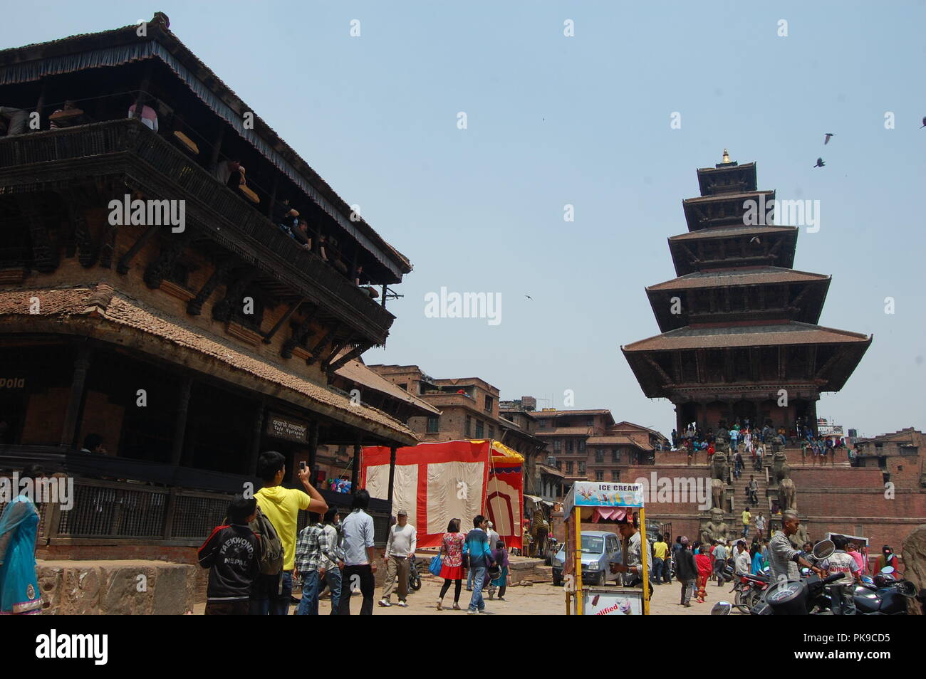 Bhaktapur temple hi-res stock photography and images - Alamy