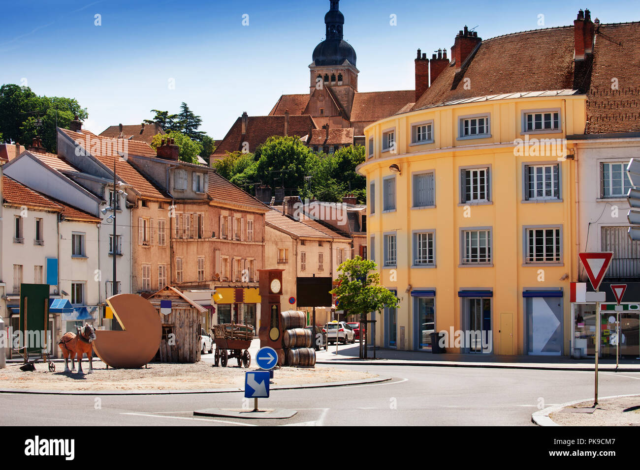Central square near the bridge, Gray town, France Stock Photo - Alamy