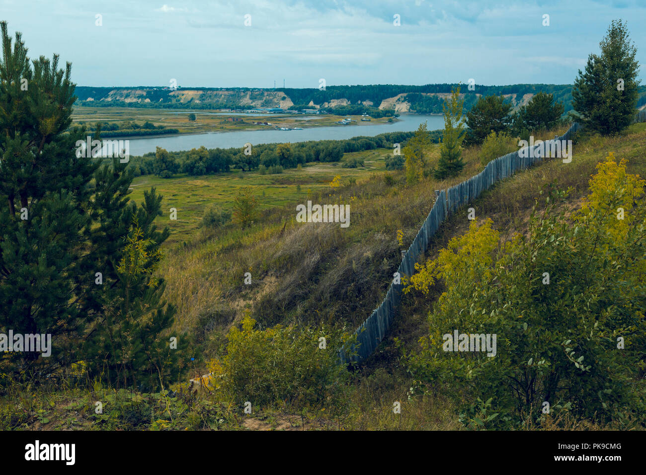 Fence river hi-res stock photography and images - Alamy
