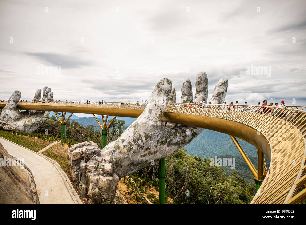 Giant golden hand hi-res stock photography and images - Alamy