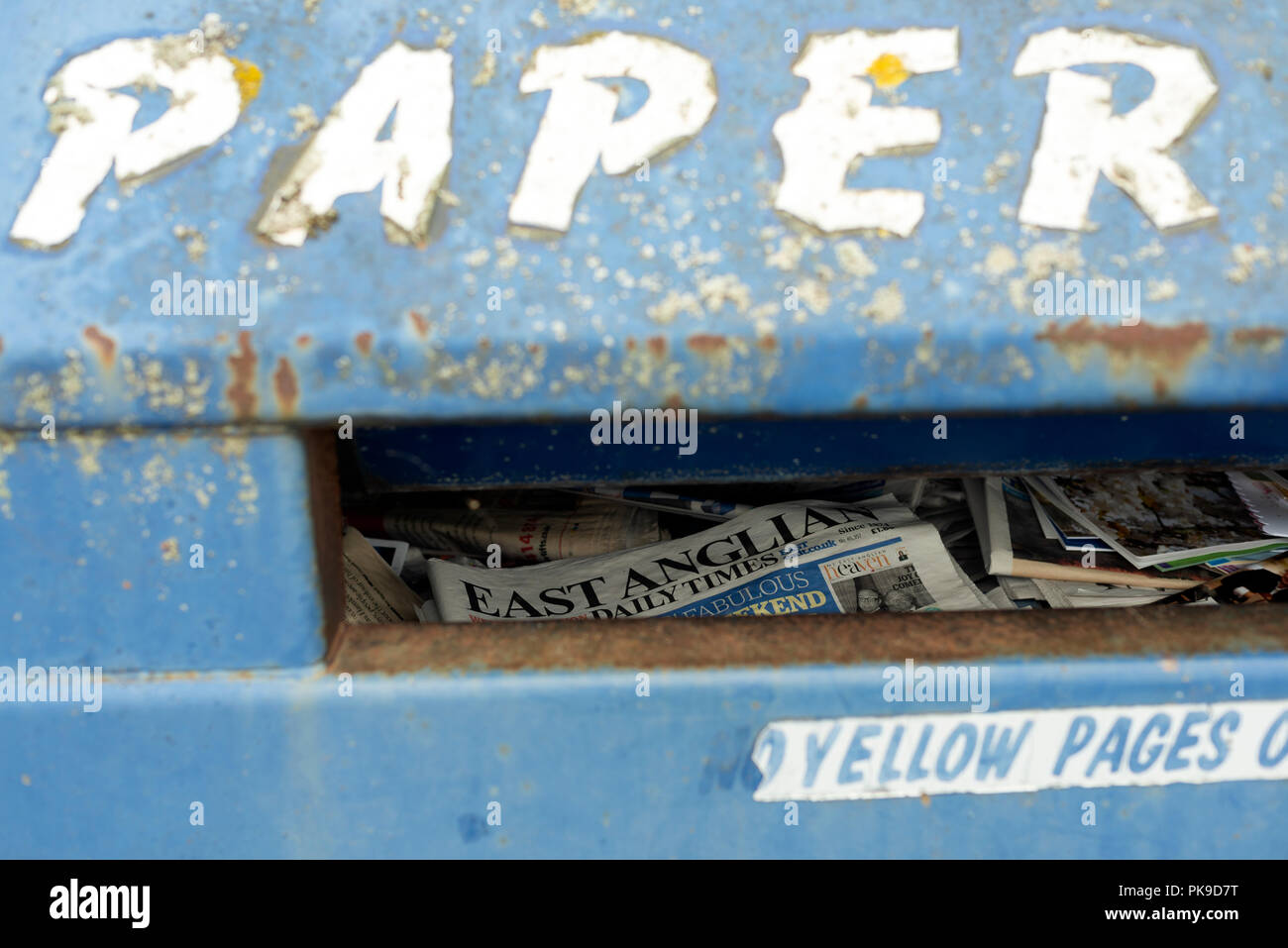 Paper bank hi-res stock photography and images - Alamy