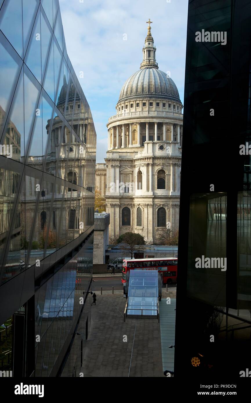 One New Change, St Pauls, London Stock Photo - Alamy
