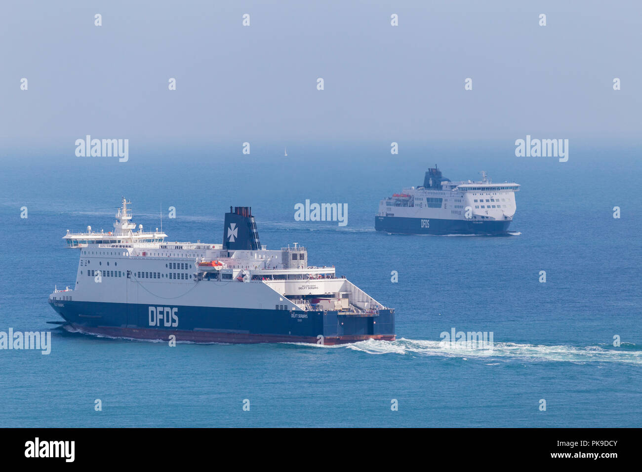 DFDS Ferry Leaving Port of Dover for France Stock Photo - Alamy