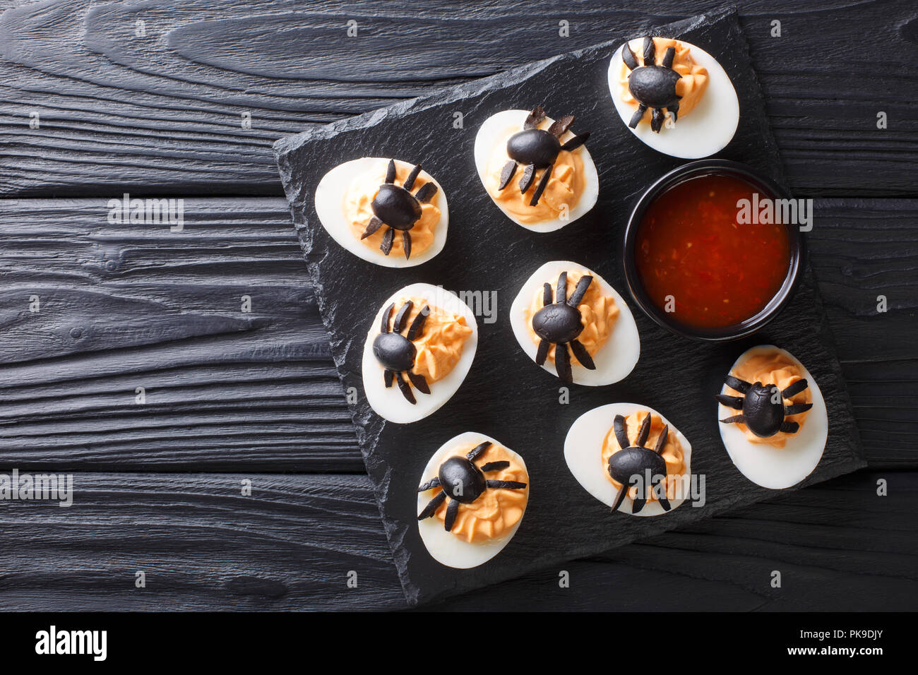 Black white and red spiders hi-res stock photography and images - Alamy