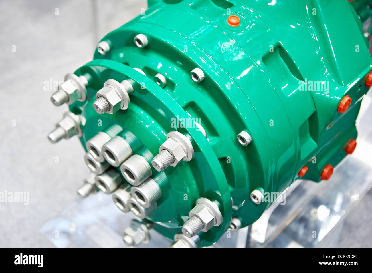 Truck hub hi-res stock photography and images - Alamy