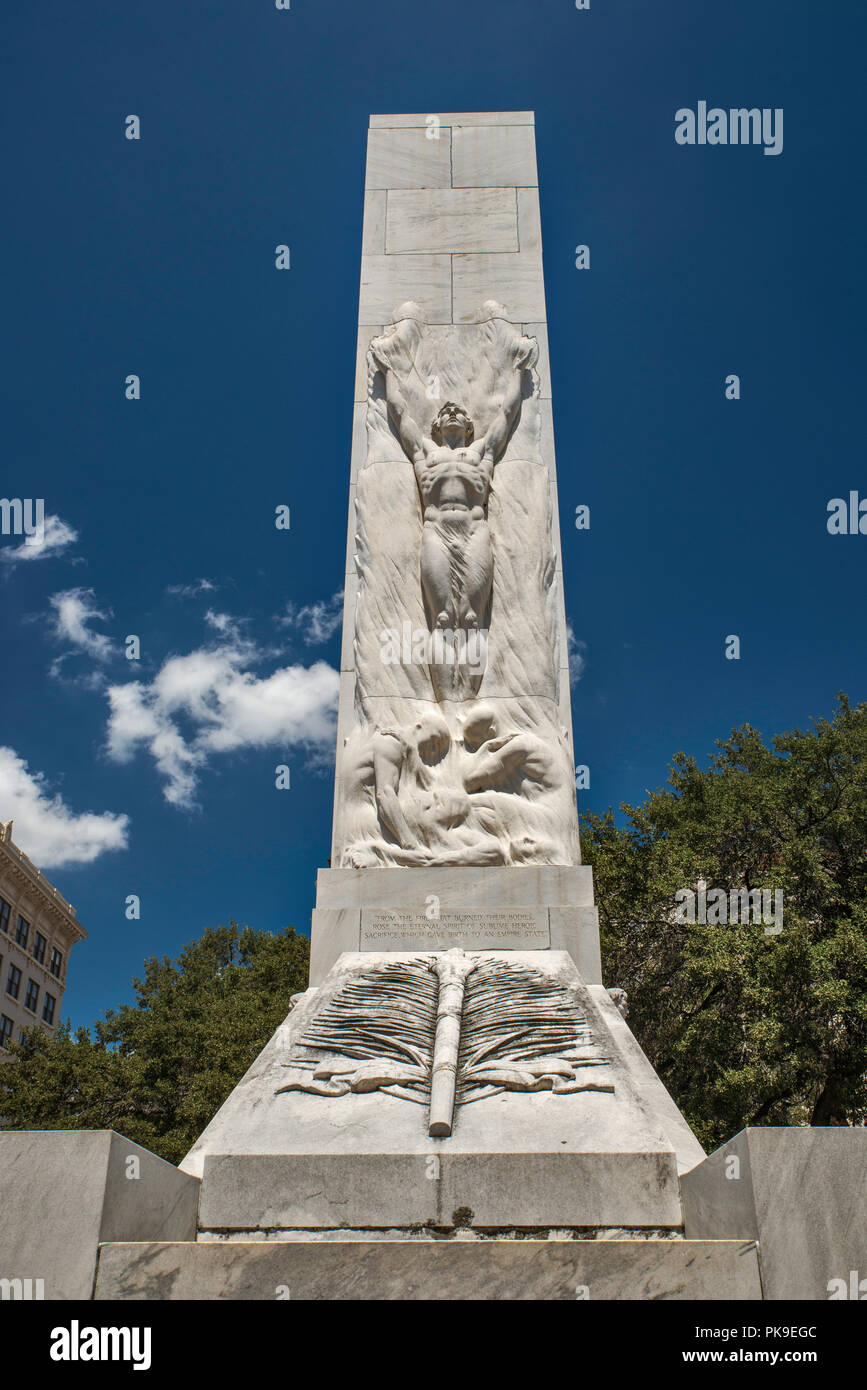 The Alamo Cenotaph aka The Spirit of Sacrifice Monument, Alamo Plaza ...