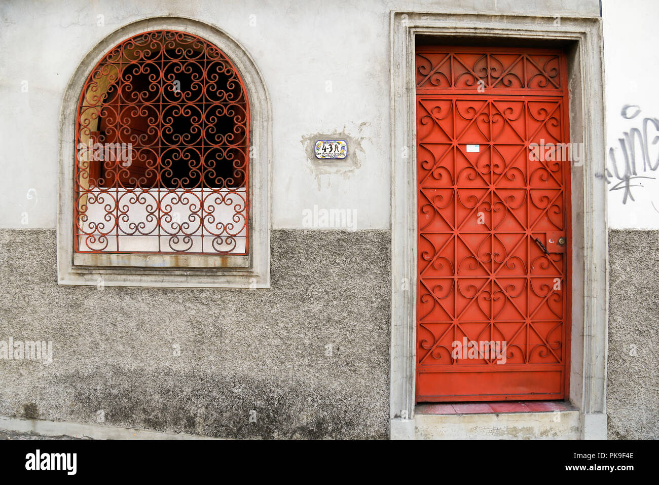Arch window hi-res stock photography and images - Alamy