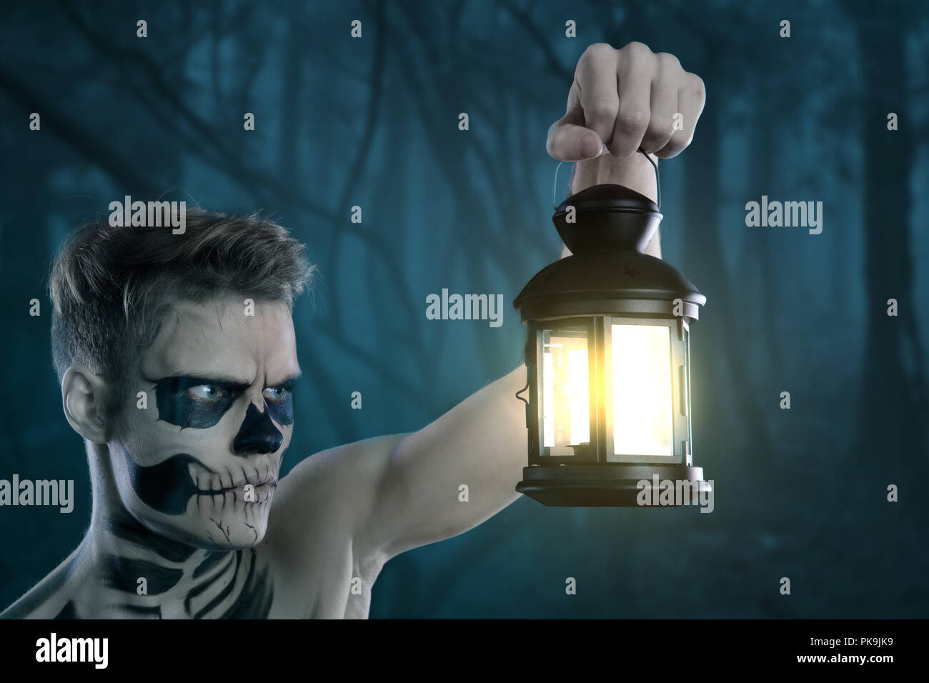 Voodoo skull face man hi-res stock photography and images - Alamy