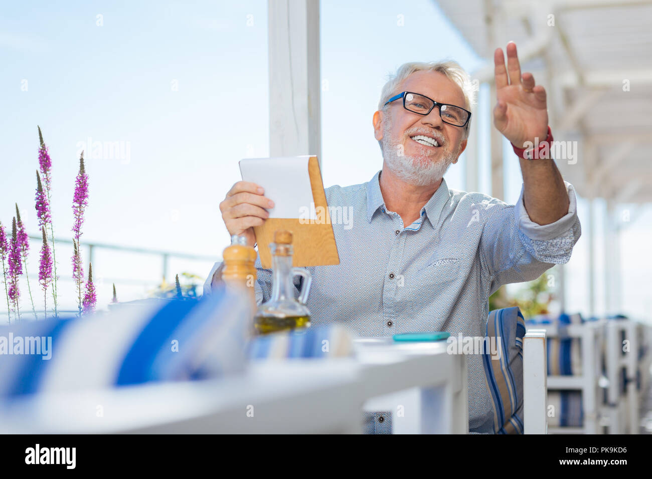 Wanting order hi-res stock photography and images - Alamy