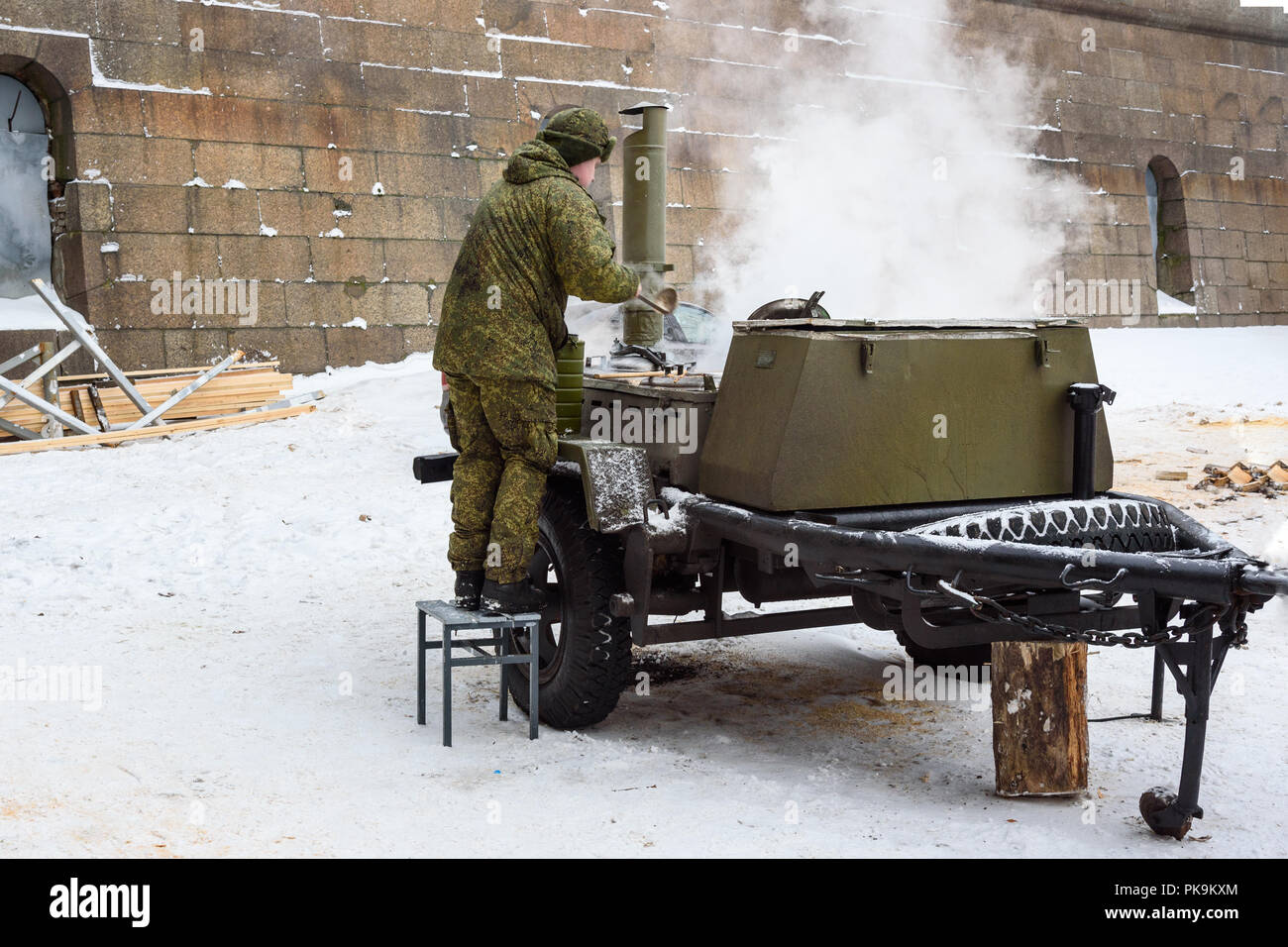 Russian field kitchen hi-res stock photography and images - Alamy