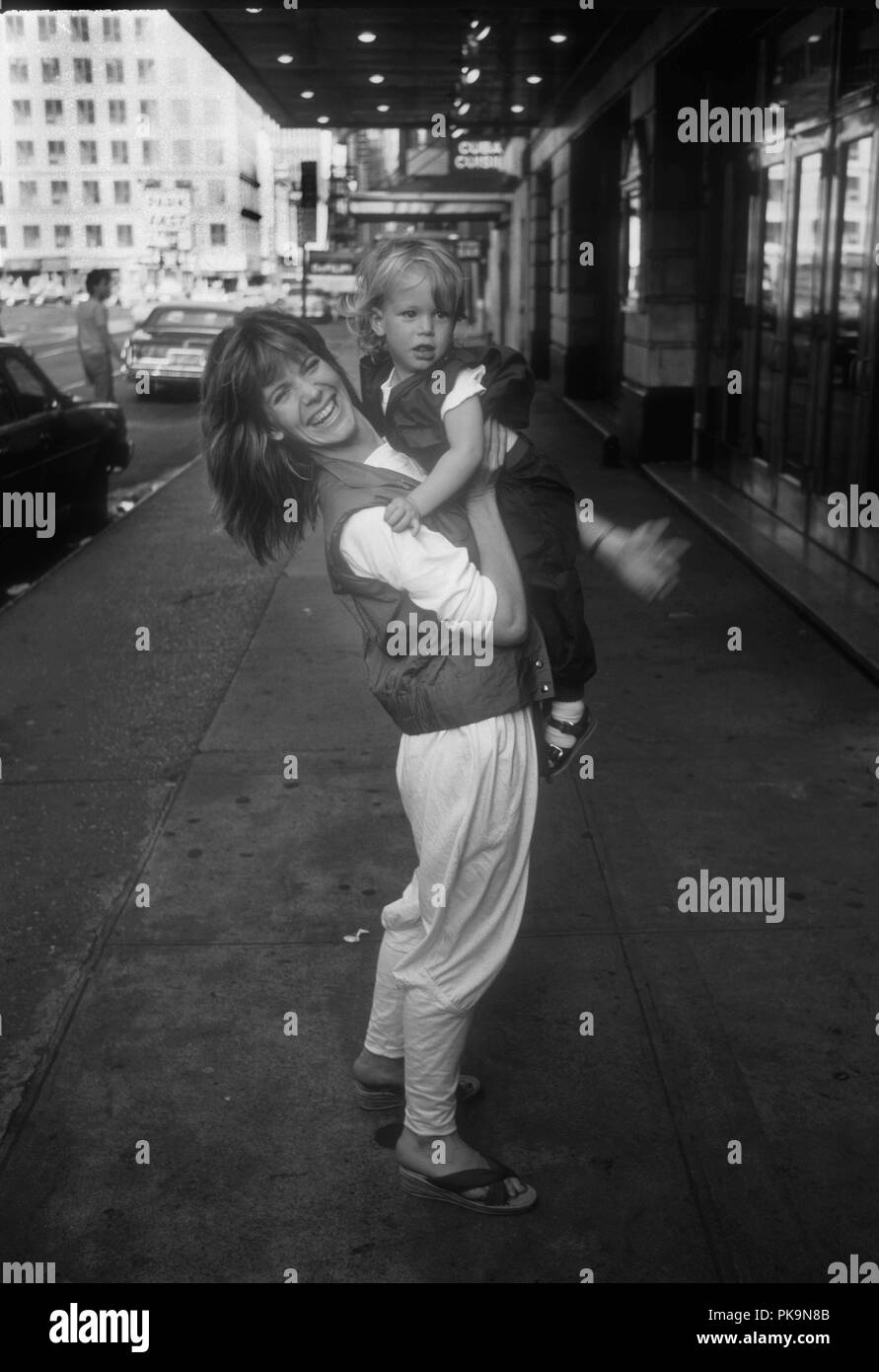 Debbie Boone 1982 Photo By Adam Scull/PHOTOlink /MediaPunch Stock Photo ...