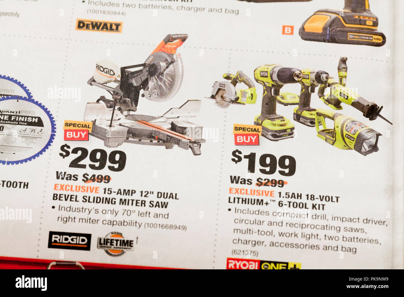 Hardware store advertisement hi-res stock photography and images - Alamy