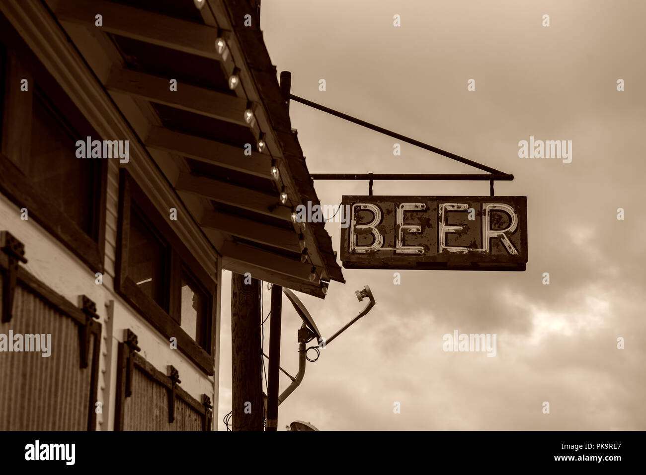 Neon Beer Signs High Resolution Stock Photography and Images - Alamy
