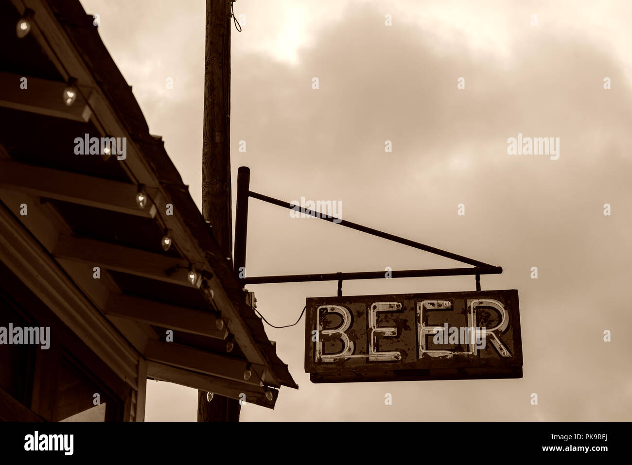 Vintage beer sign hi-res stock photography and images - Alamy