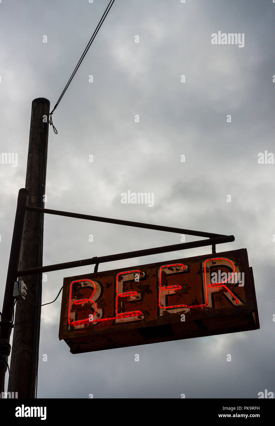 Vintage beer sign hi-res stock photography and images - Alamy