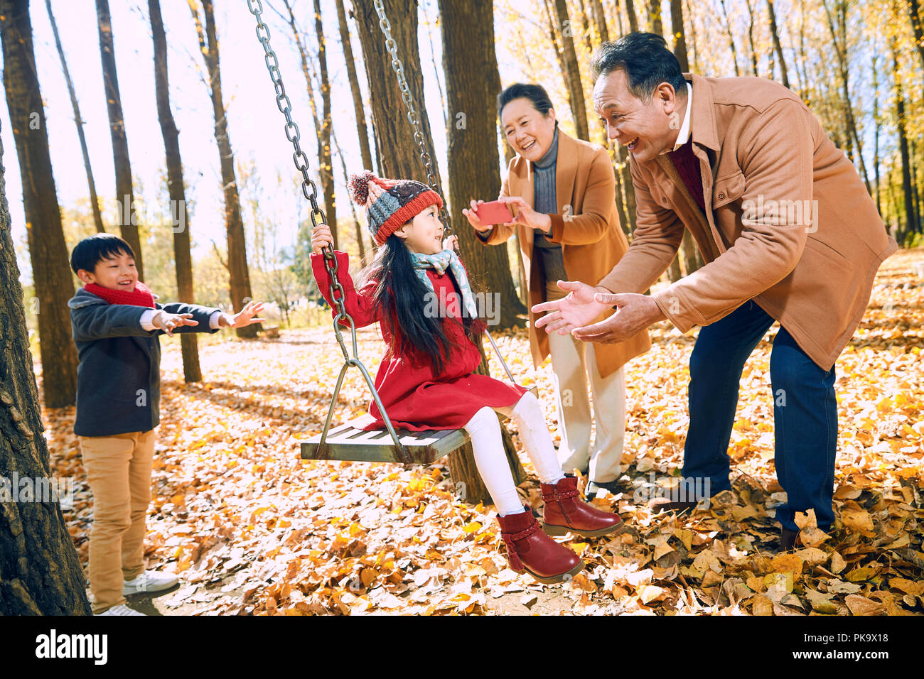 Outdoor child photography shoot hi-res stock photography and images - Alamy