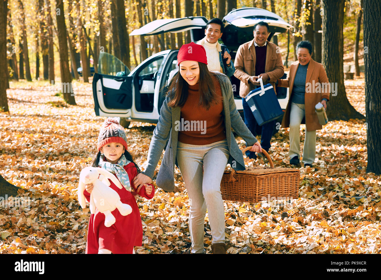 Happy family outdoor outing Stock Photo - Alamy