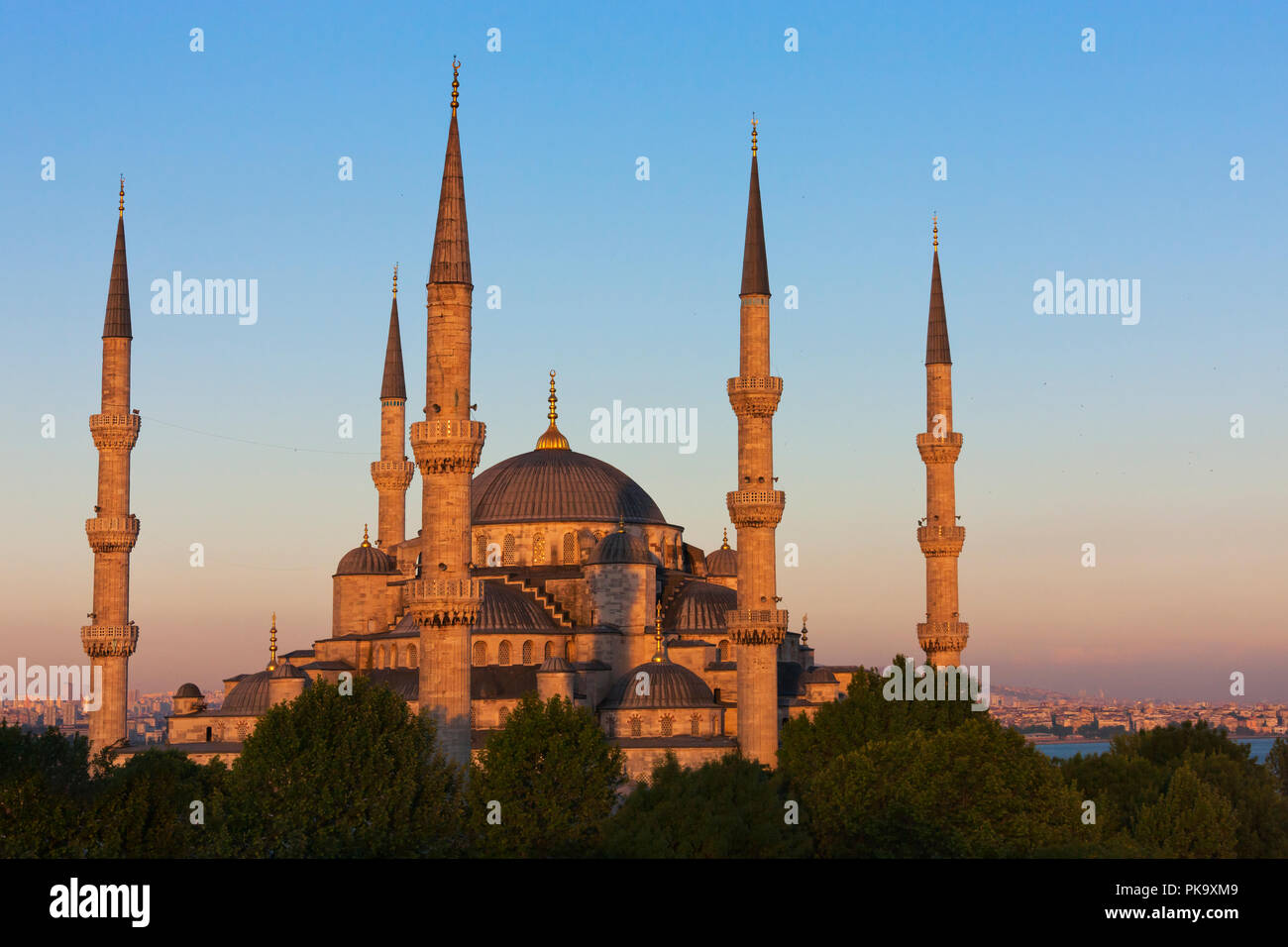 Istanbul sunset mosque hi-res stock photography and images - Alamy
