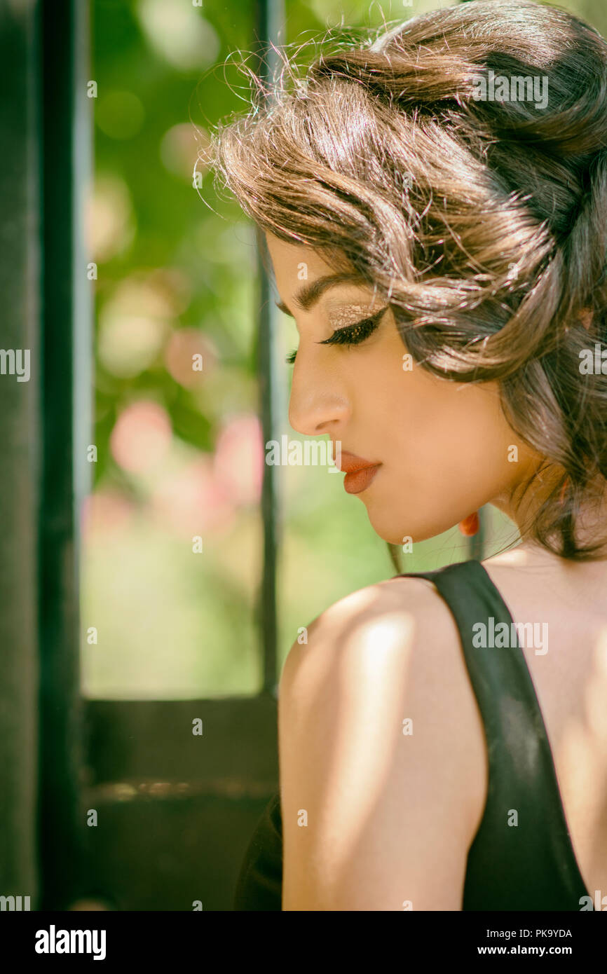 Side view of a sad woman Stock Photo - Alamy