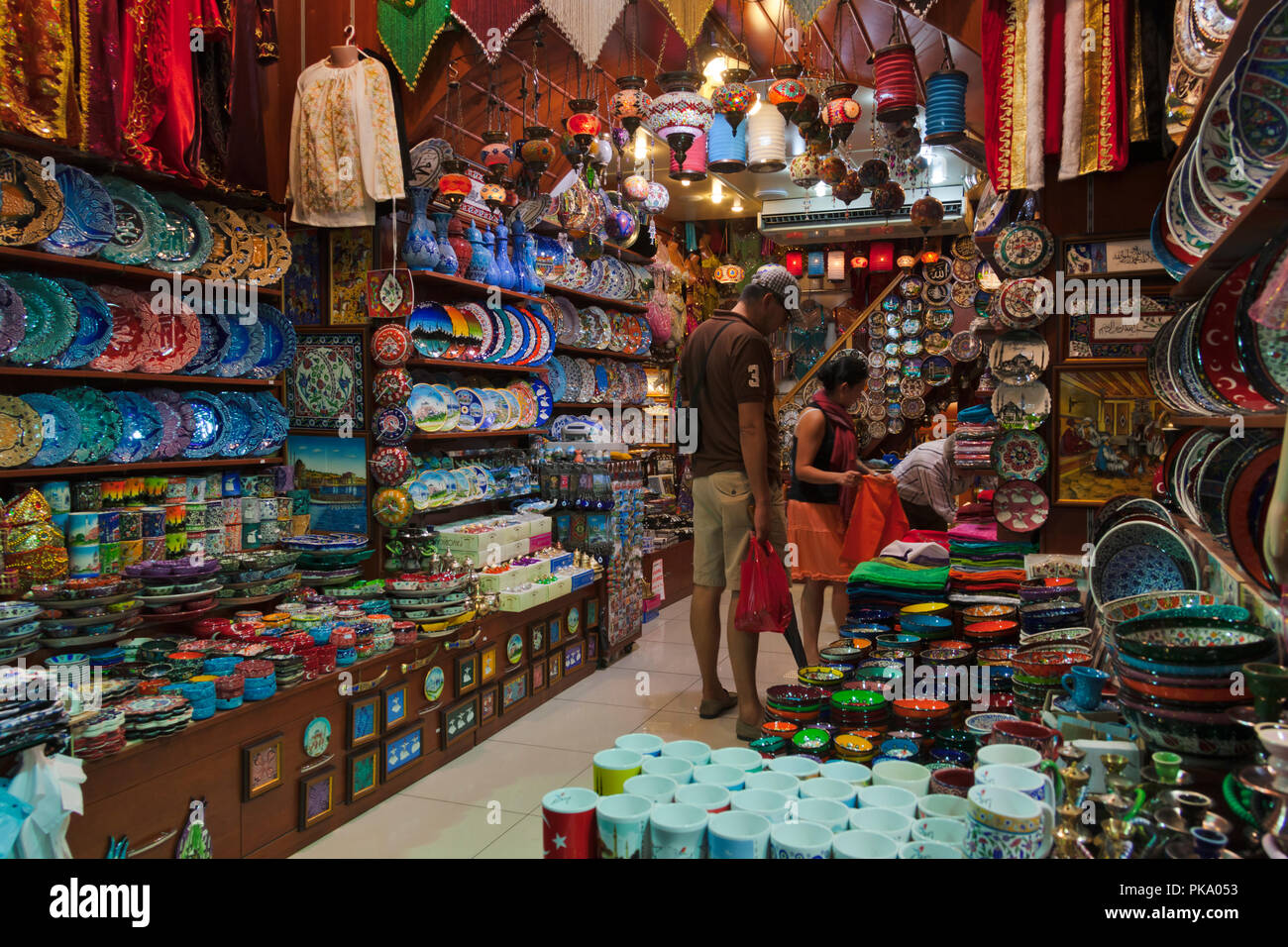Egyptian spice bazaar, Istanbul, Turkey Stock Photo - Alamy