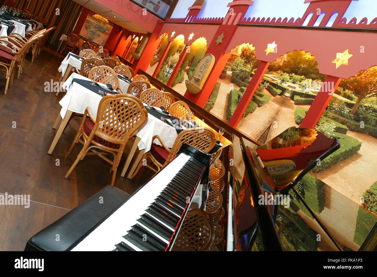 Indian cuisine fine dining Stock Photo - Alamy