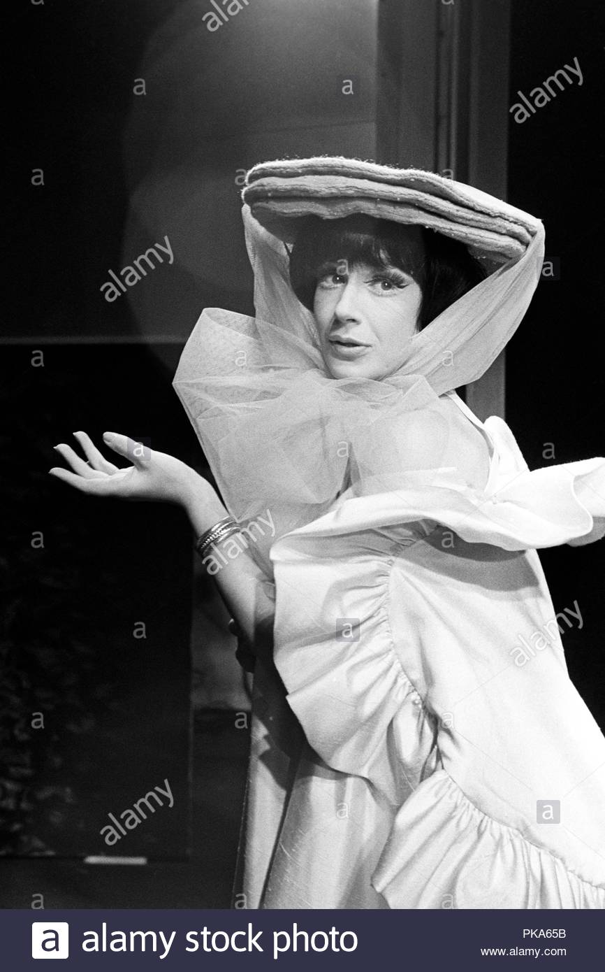 Fenella Fielding High Resolution Stock Photography and Images - Alamy