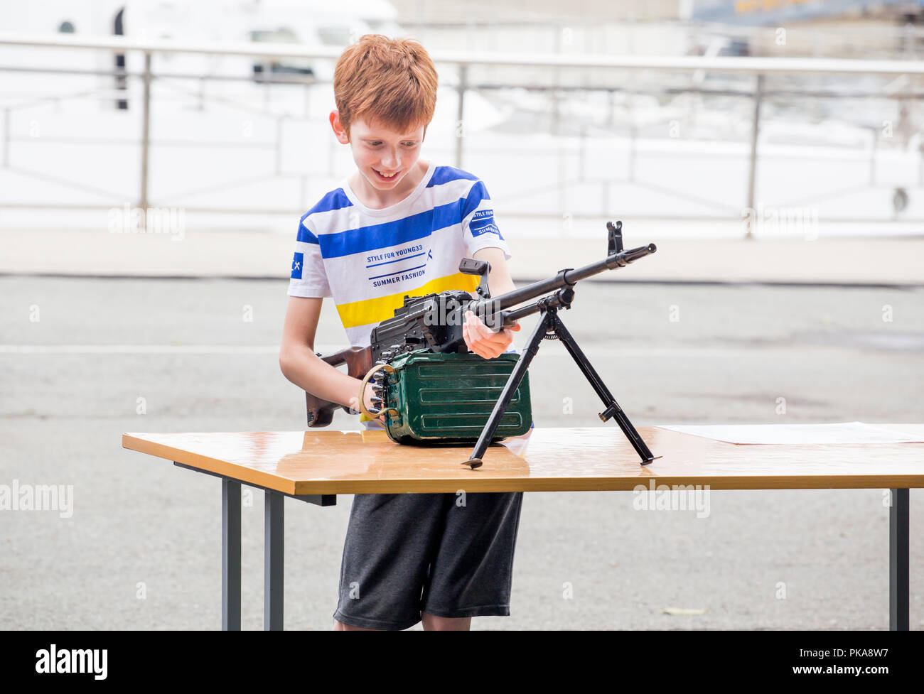 Pkm machine gun hi-res stock photography and images - Alamy