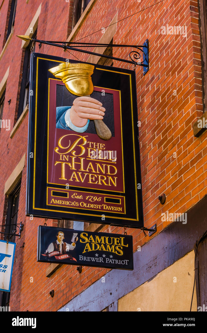 Bell in hand tavern hi-res stock photography and images - Alamy