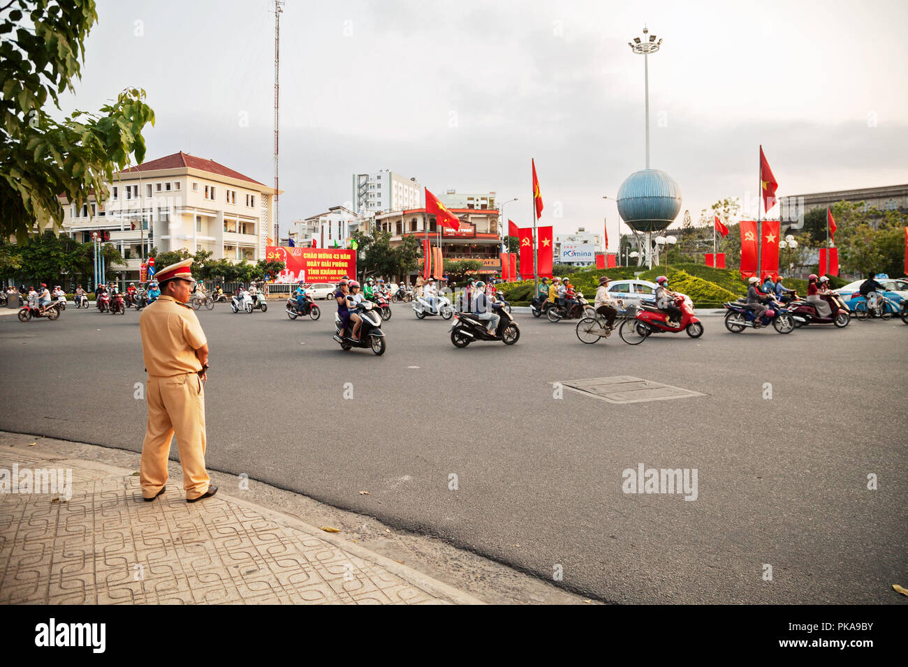 Vietnamese traffic police hi-res stock photography and images - Alamy