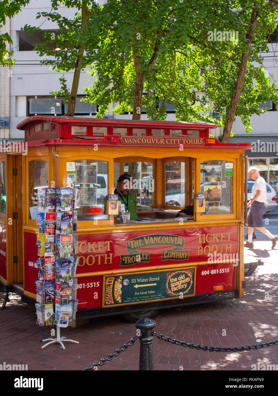 Tourism information booth hi-res stock photography and images - Alamy