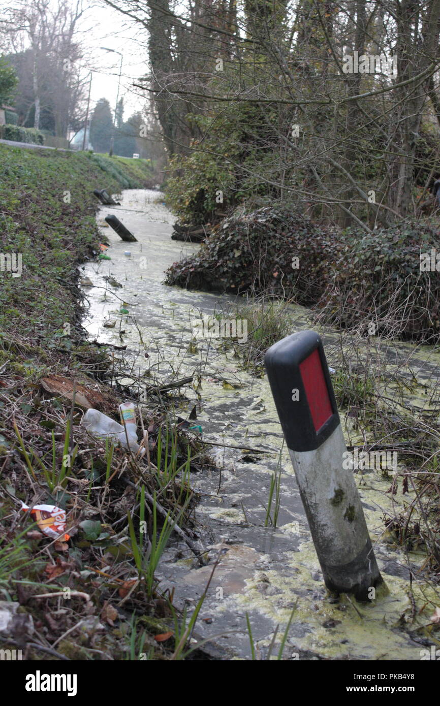 road edge bollards Stock Photo - Alamy