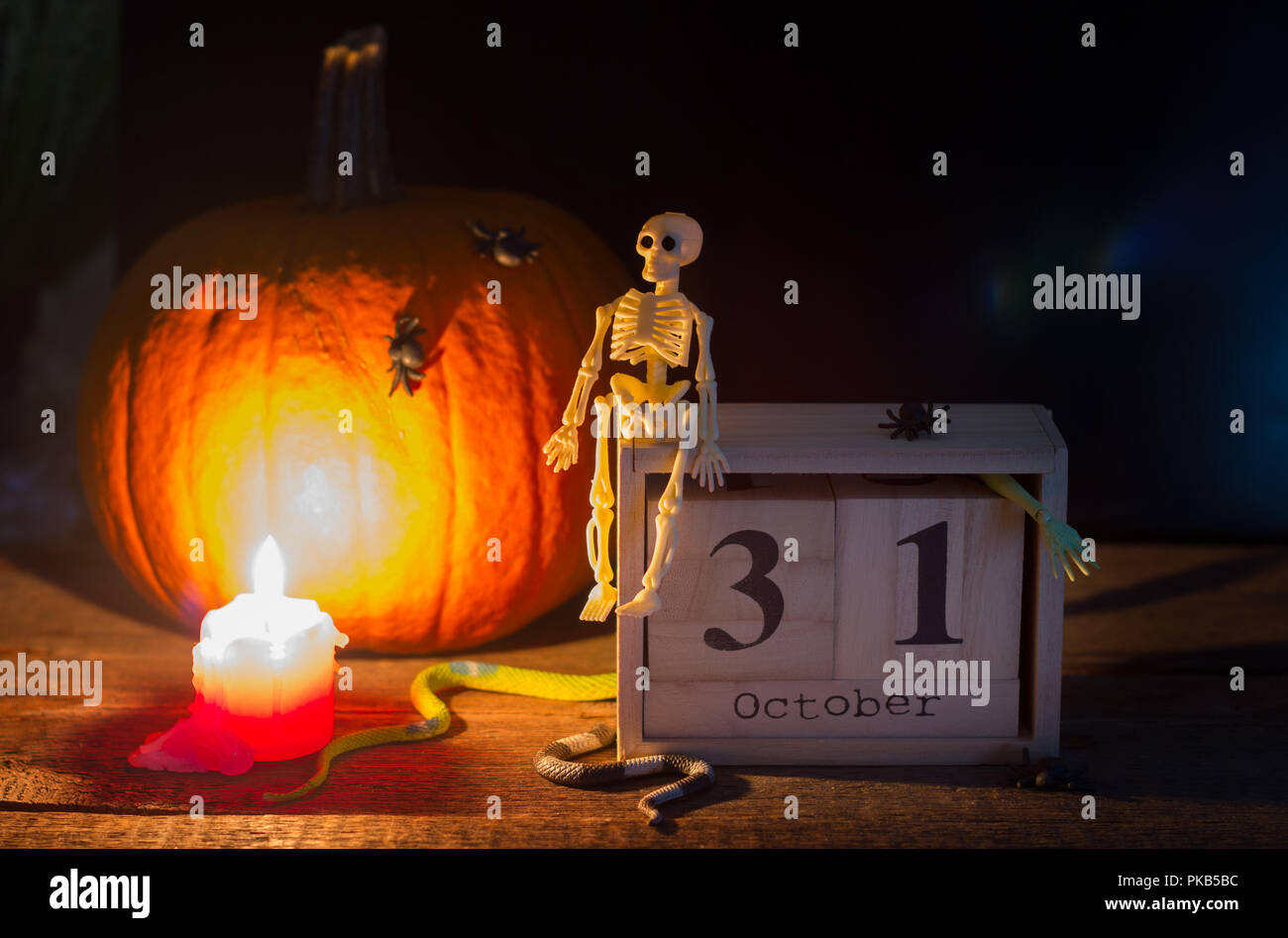 Halloween abstract background with pumpkin skeleton and calendar in ...