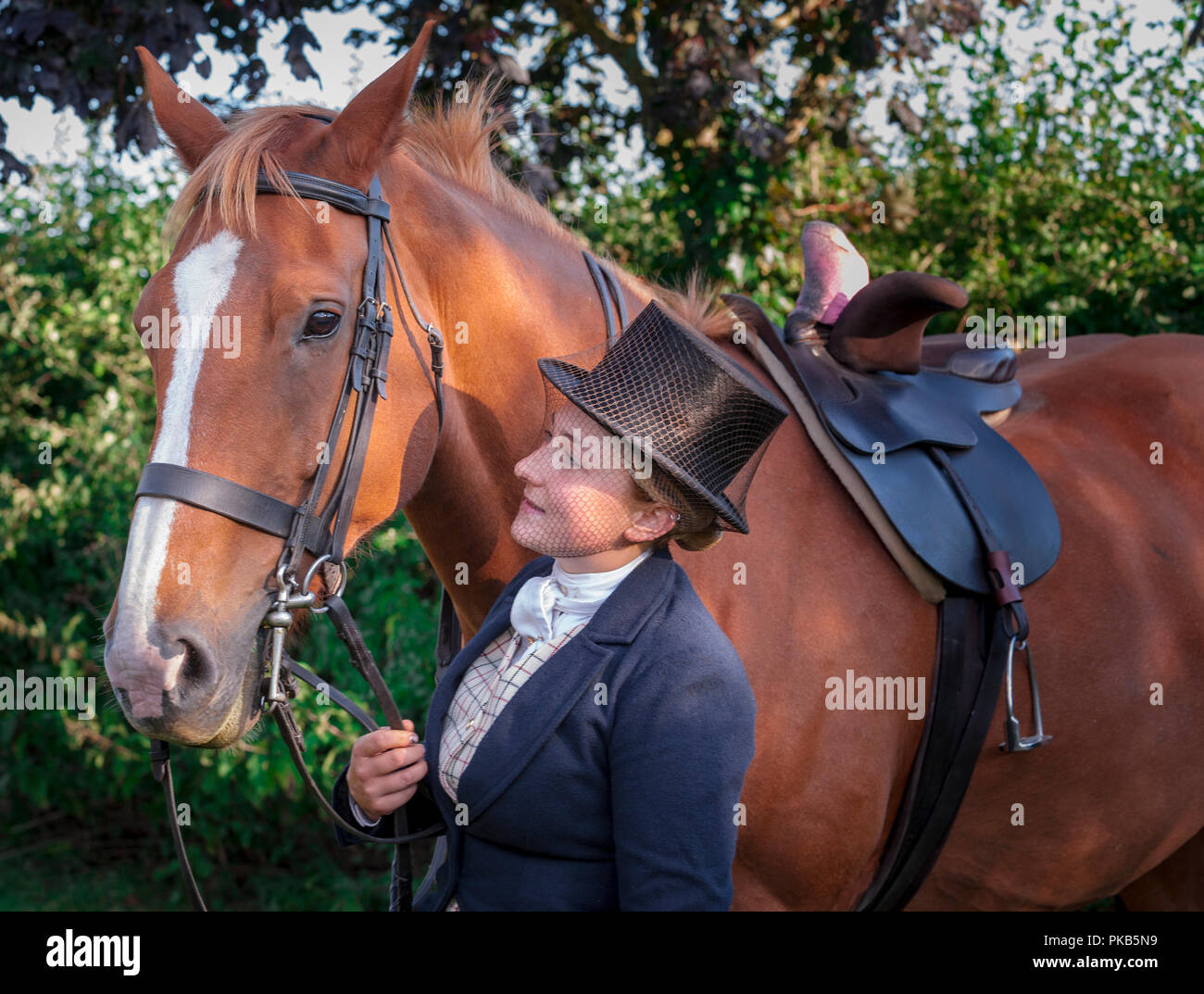 Sidesaddle horse riding hi-res stock photography and images - Alamy