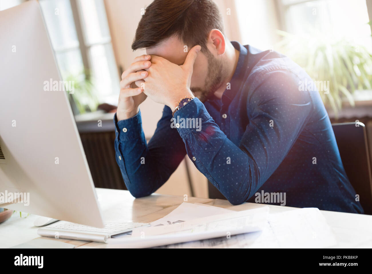 Tired office hi-res stock photography and images - Alamy
