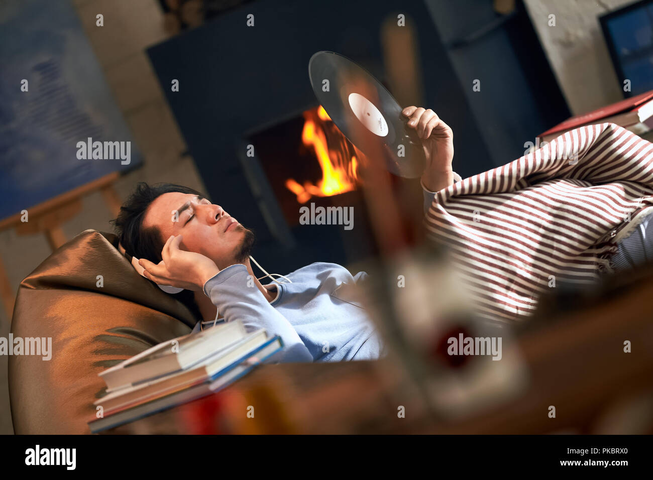 Asian music artist hi-res stock photography and images - Alamy