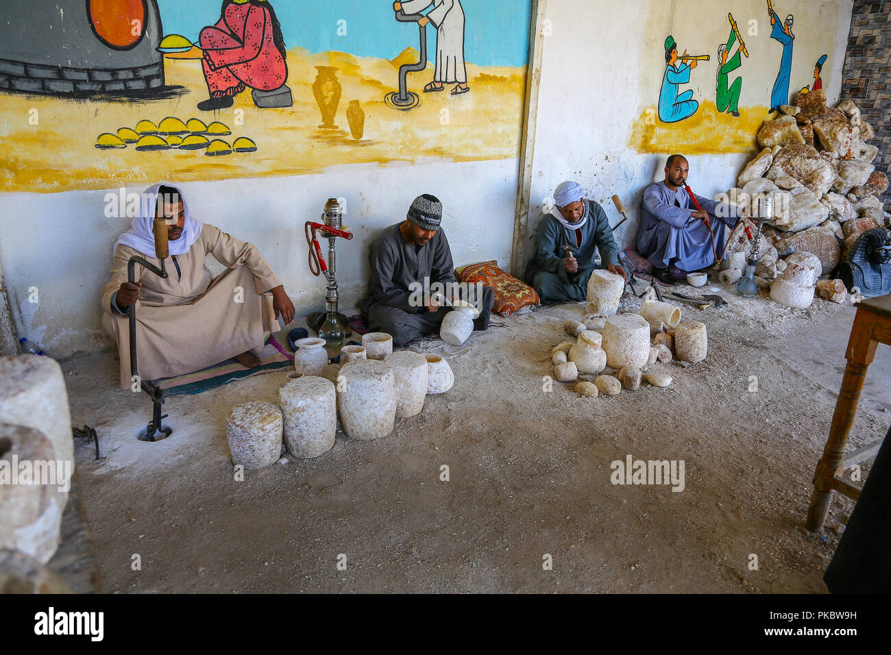 Egypt alabaster shop hi-res stock photography and images - Alamy