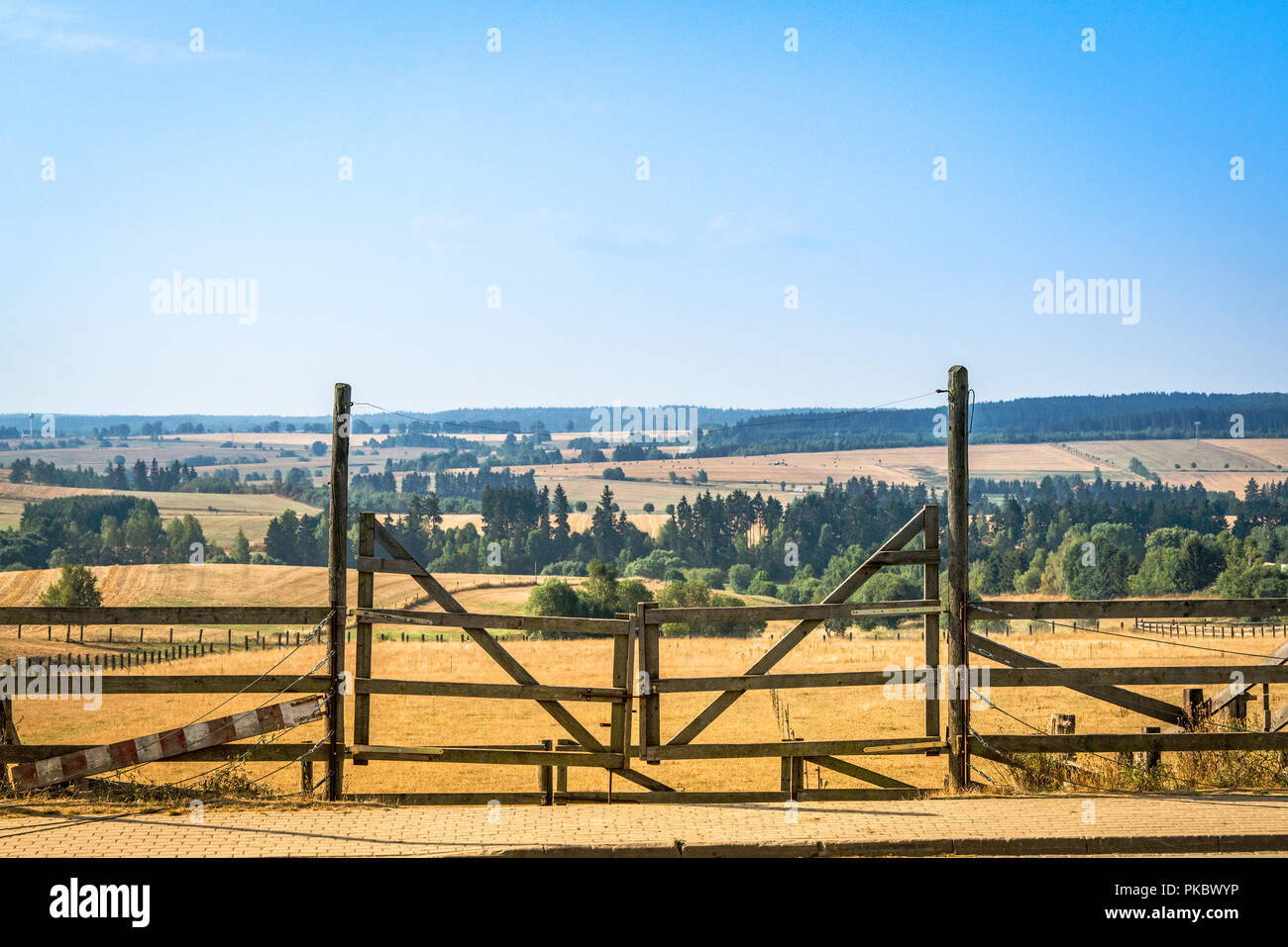 Ranch mountain pasture gate fence hi-res stock photography and images ...