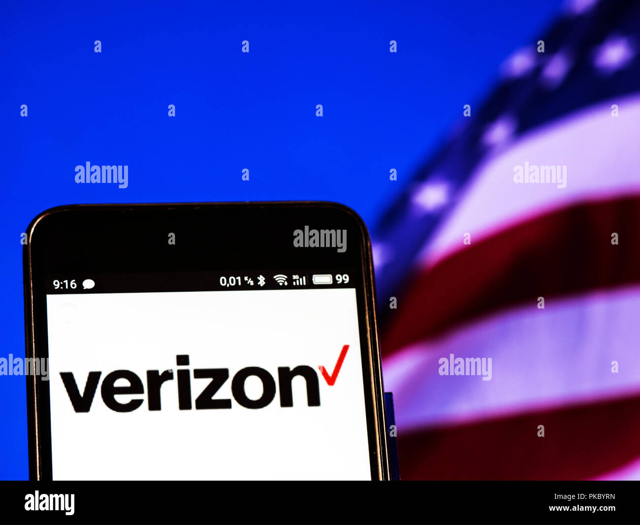 Verizon phone logo hi-res stock photography and images - Alamy