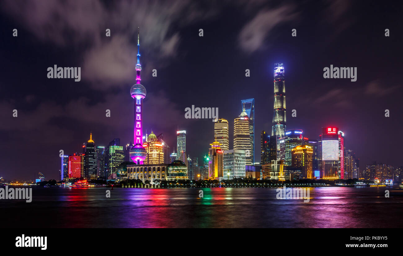 Shanghai night market hi-res stock photography and images - Alamy