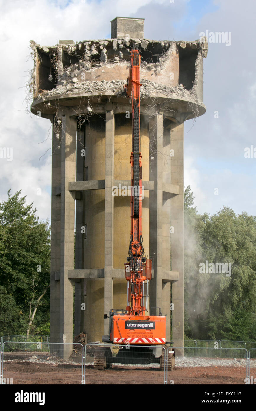 Southport, Lancashire, UK. 12th Sep, 2018. Demolition of Greaves Hall ...