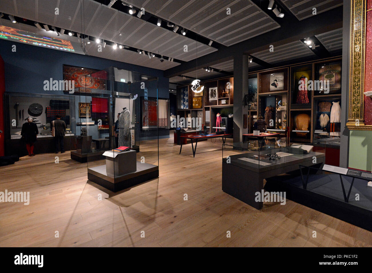 V and a design museum dundee hi-res stock photography and images - Alamy