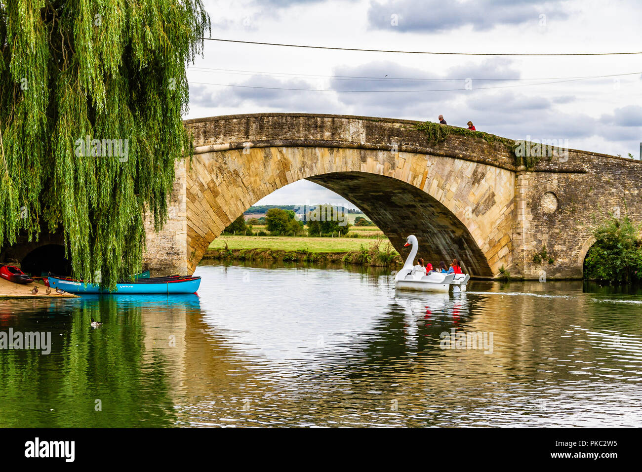Lechlade River Summer High Resolution Stock Photography and Images - Alamy
