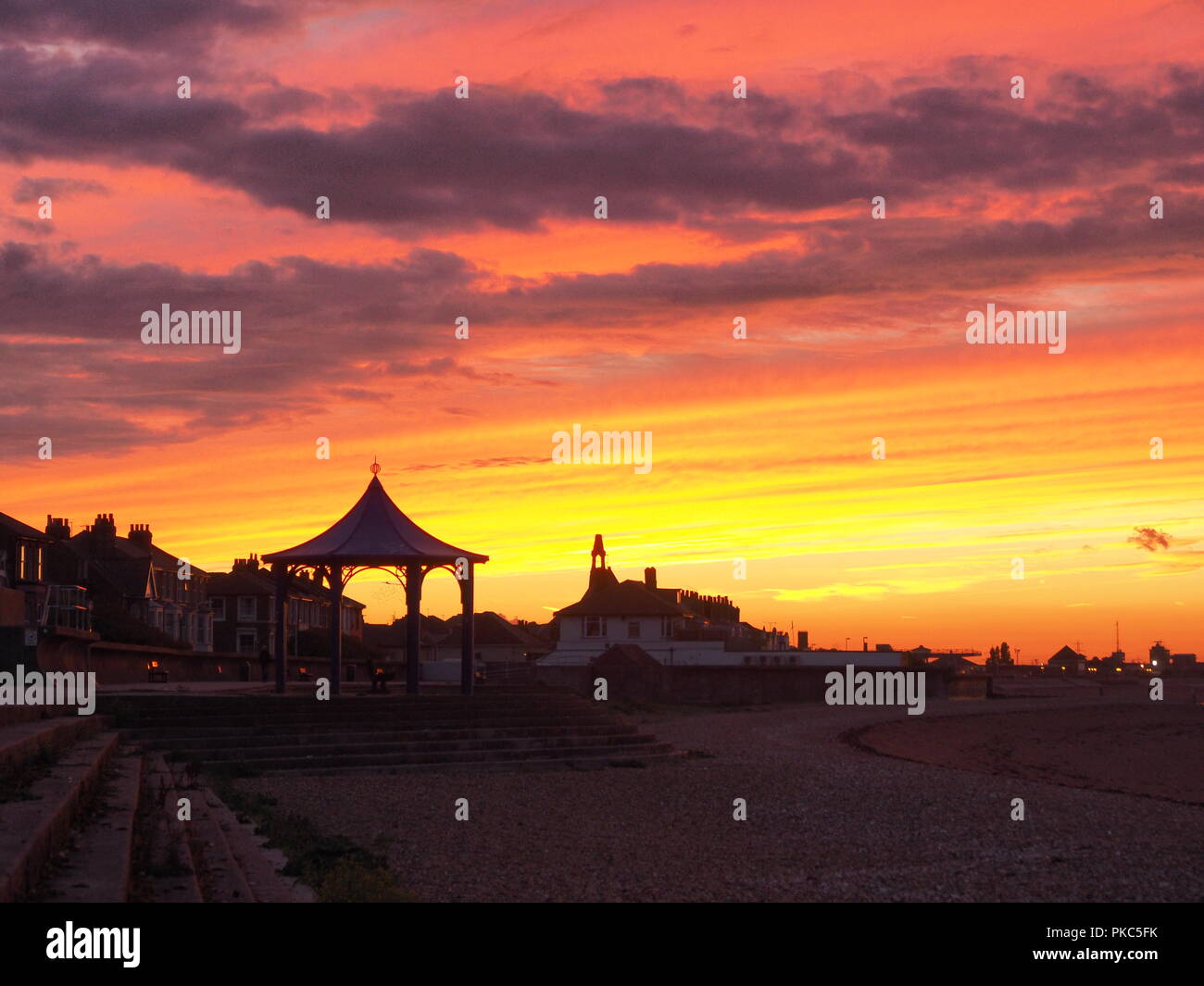 Sheerness, Kent, UK. 12th Sep, 2018. UK Weather: a stunning September ...