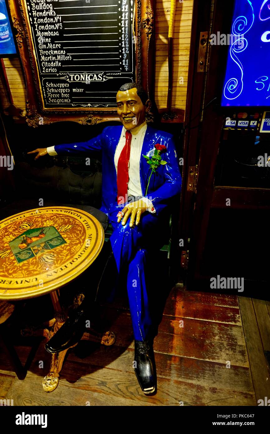 Obama bar hi-res stock photography and images - Alamy